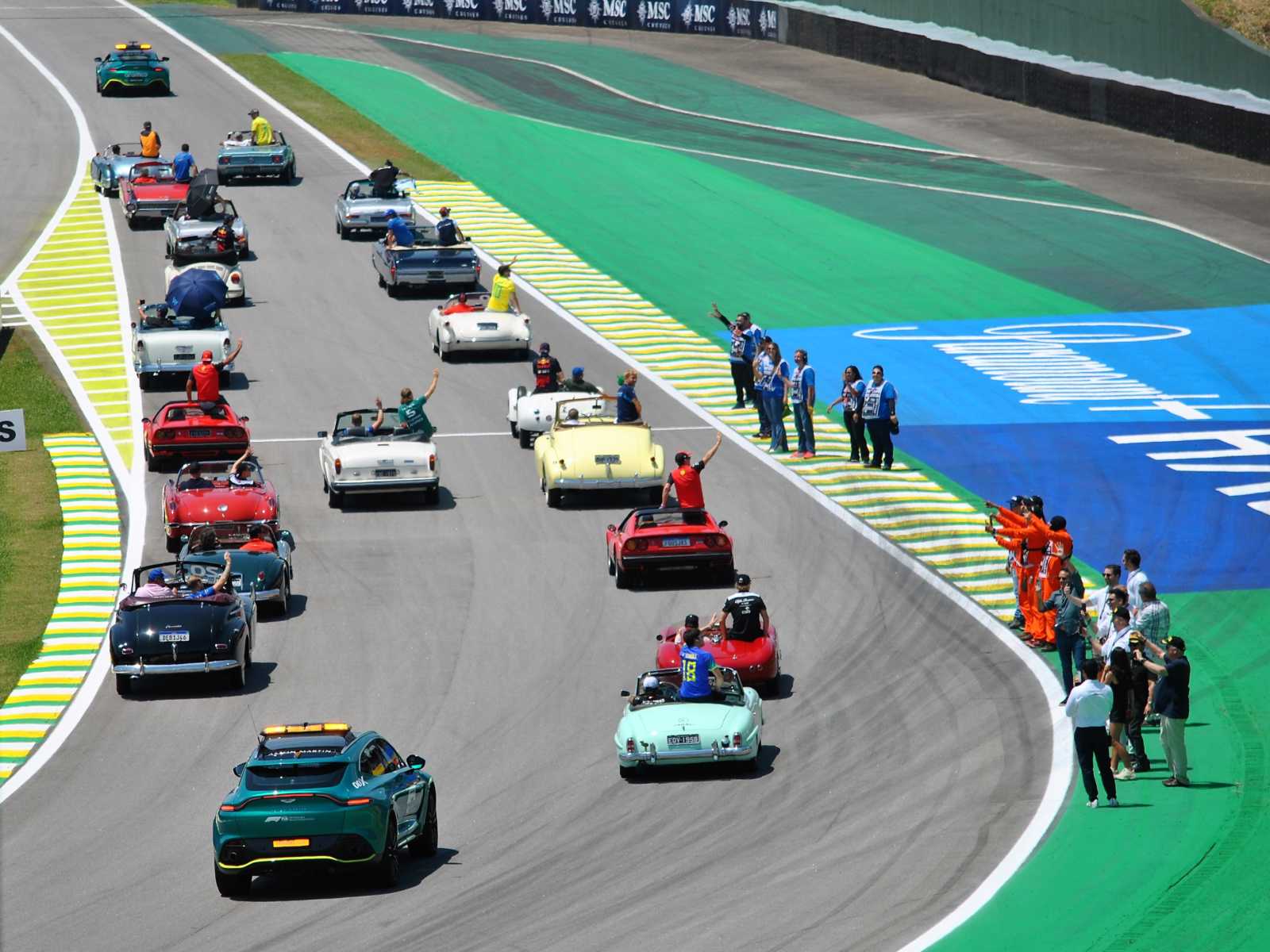 Trust Vs. Ambition: Can F1 Drivers Really Be Friends? - Grixme