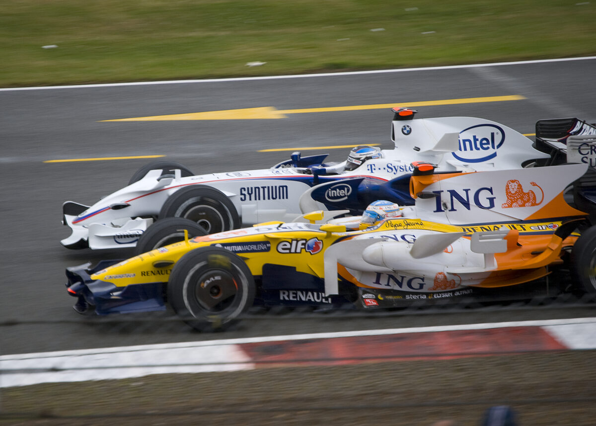 The Drag Reduction System: Why Is DRS Used In F1 Racing? - Grixme